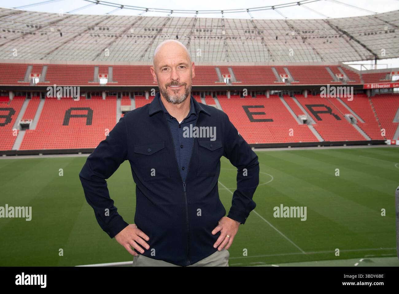 Erik ten Hag, head coach, portrait, portrait, cropped single image ...