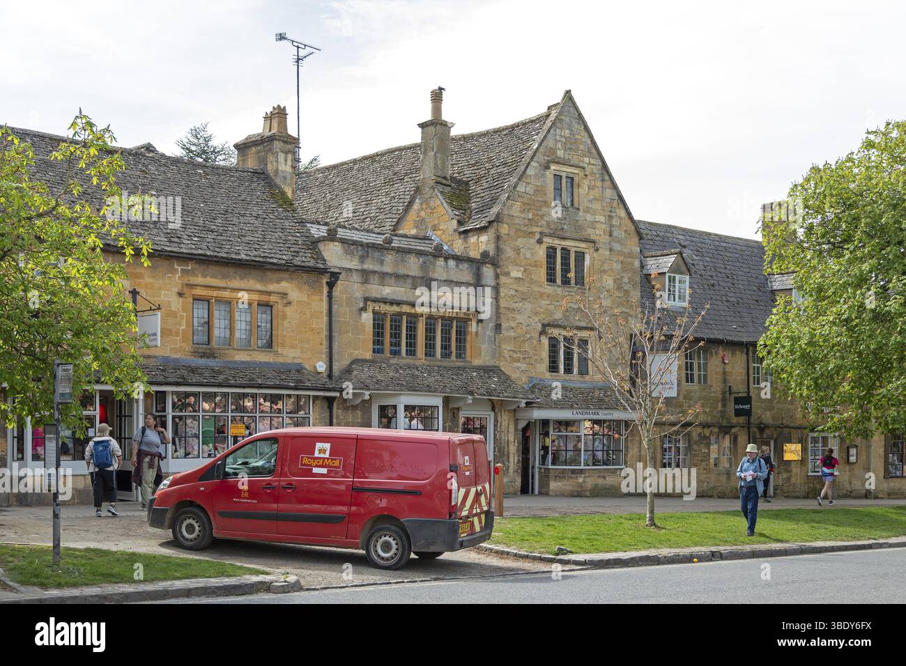 Honey-coloured houses, Royal Mail delivery van, High Street, Broadway ...