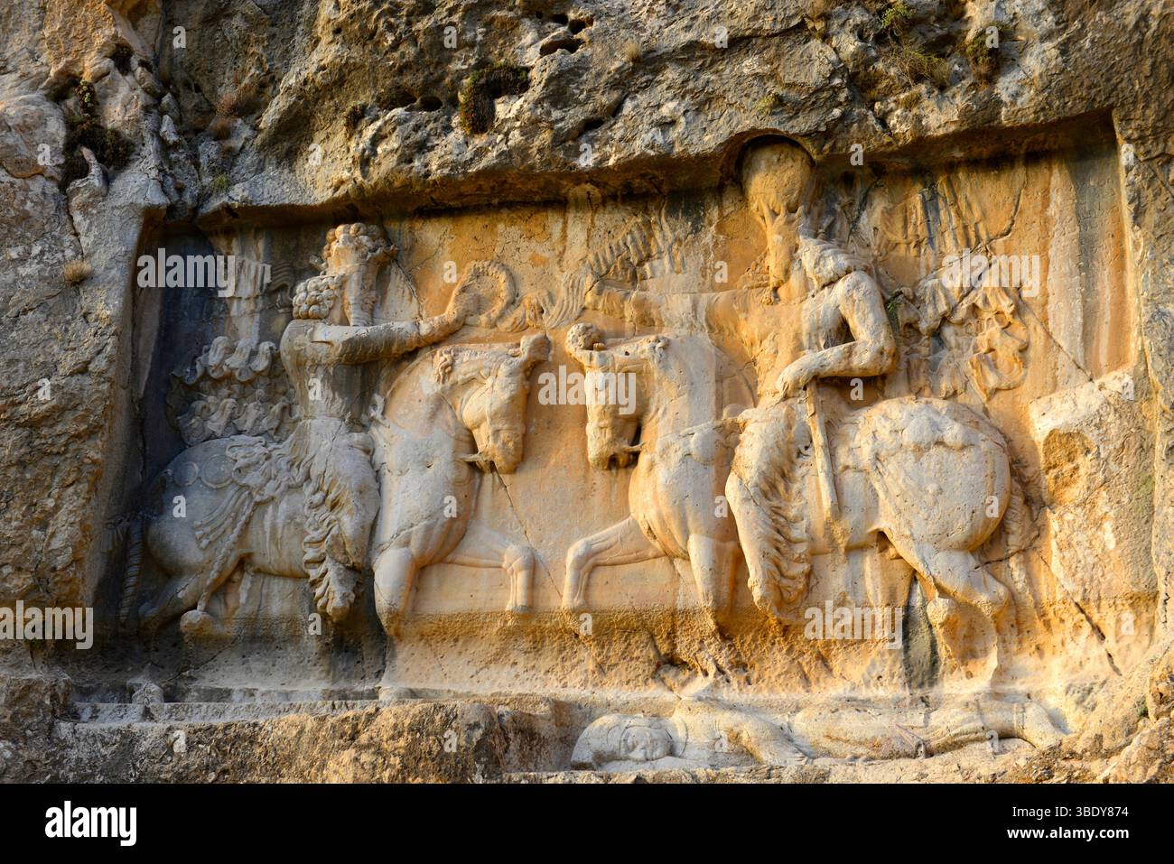 Moyen-Orient, Iran,Bishapur, gros plan sur un bas relief / Sassanian ...