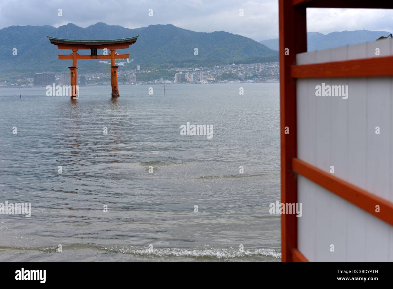 The floating Miyajima torii gate of Itsukushima Shrine, UNESCO ...