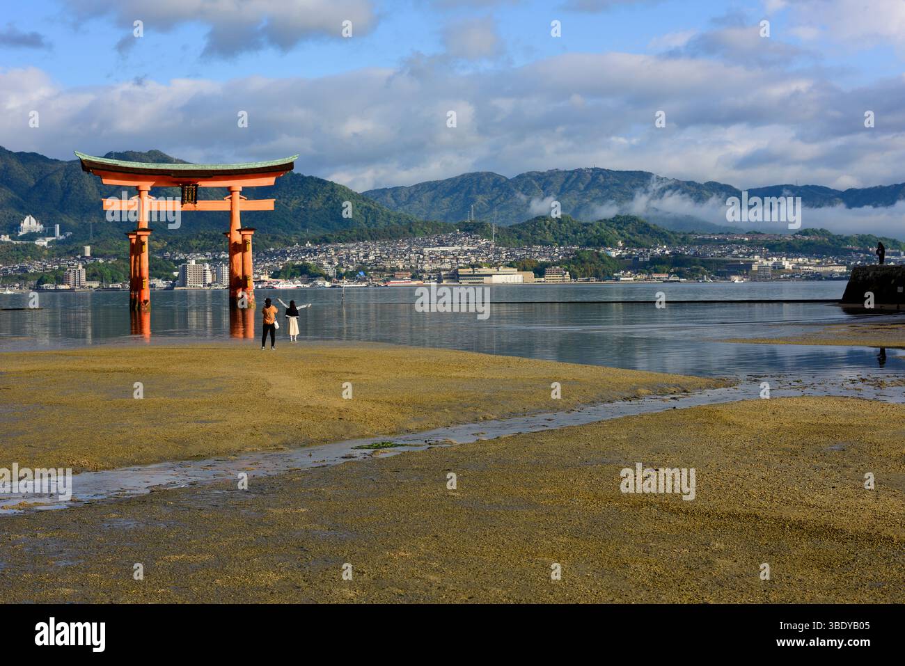 The floating Miyajima torii gate of Itsukushima Shrine, UNESCO ...