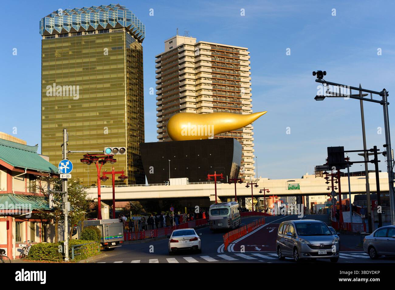 The gold flame atop Asakusa Tokyo's Asahi Beer building in Tokyo,Japan ...