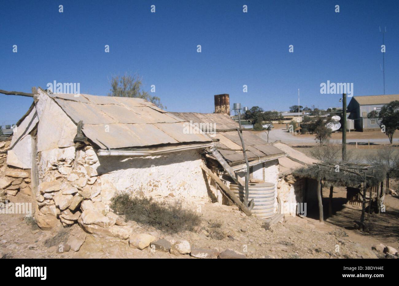 Old miners' dugout huts, remote opal mining settlement, Andamooka ...