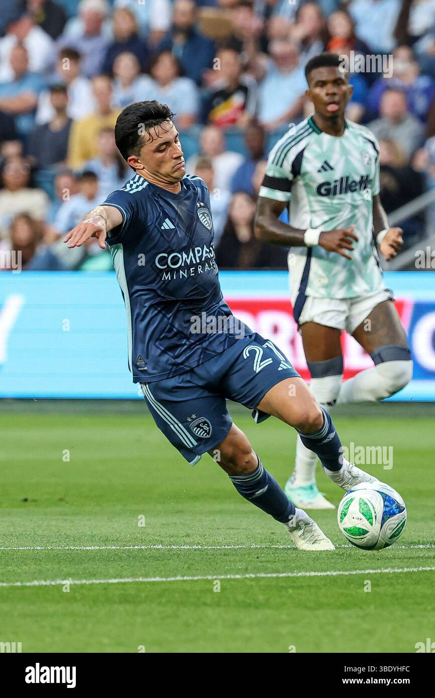 Kansas City, KS, USA. 24th May, 2025. Sporting Kansas City midfielder ...