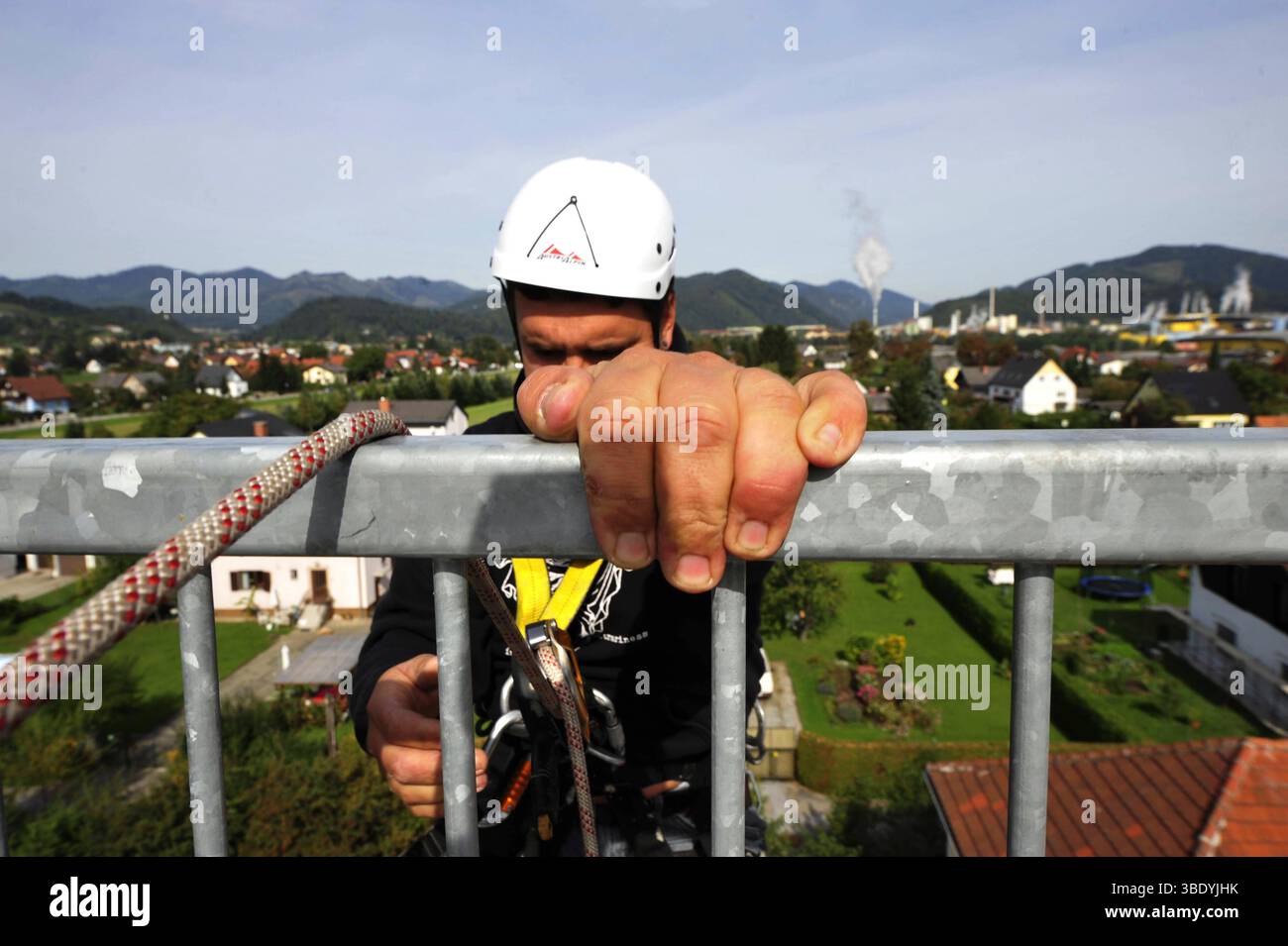 training and education as a height worker, safety in great heights ...