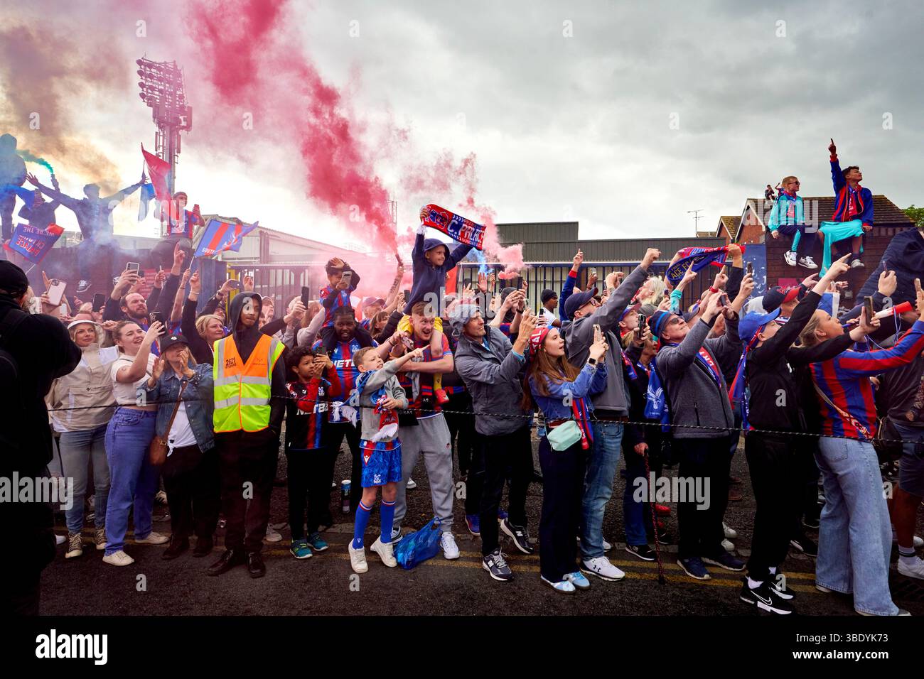 Crystal Palace FA Cup Trophy Parade Stock Photo - Alamy