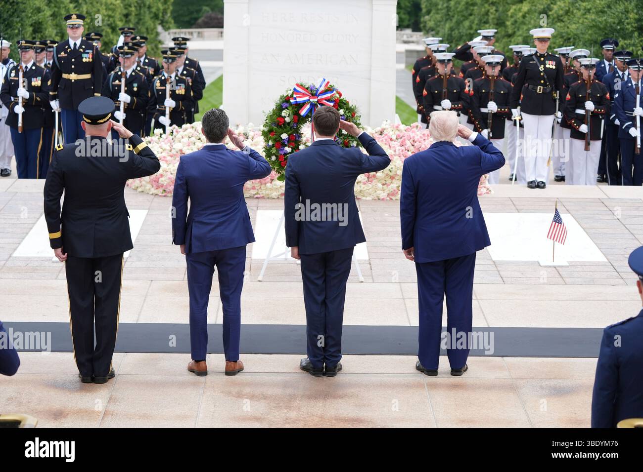 President Donald Trump, right, Vice President JD Vance, second right ...