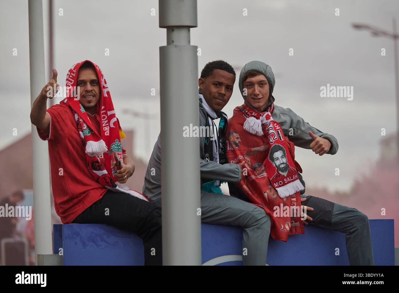 Liverpool, Merseyside, UK. 26th May 2025. Thousands of fans line the ...