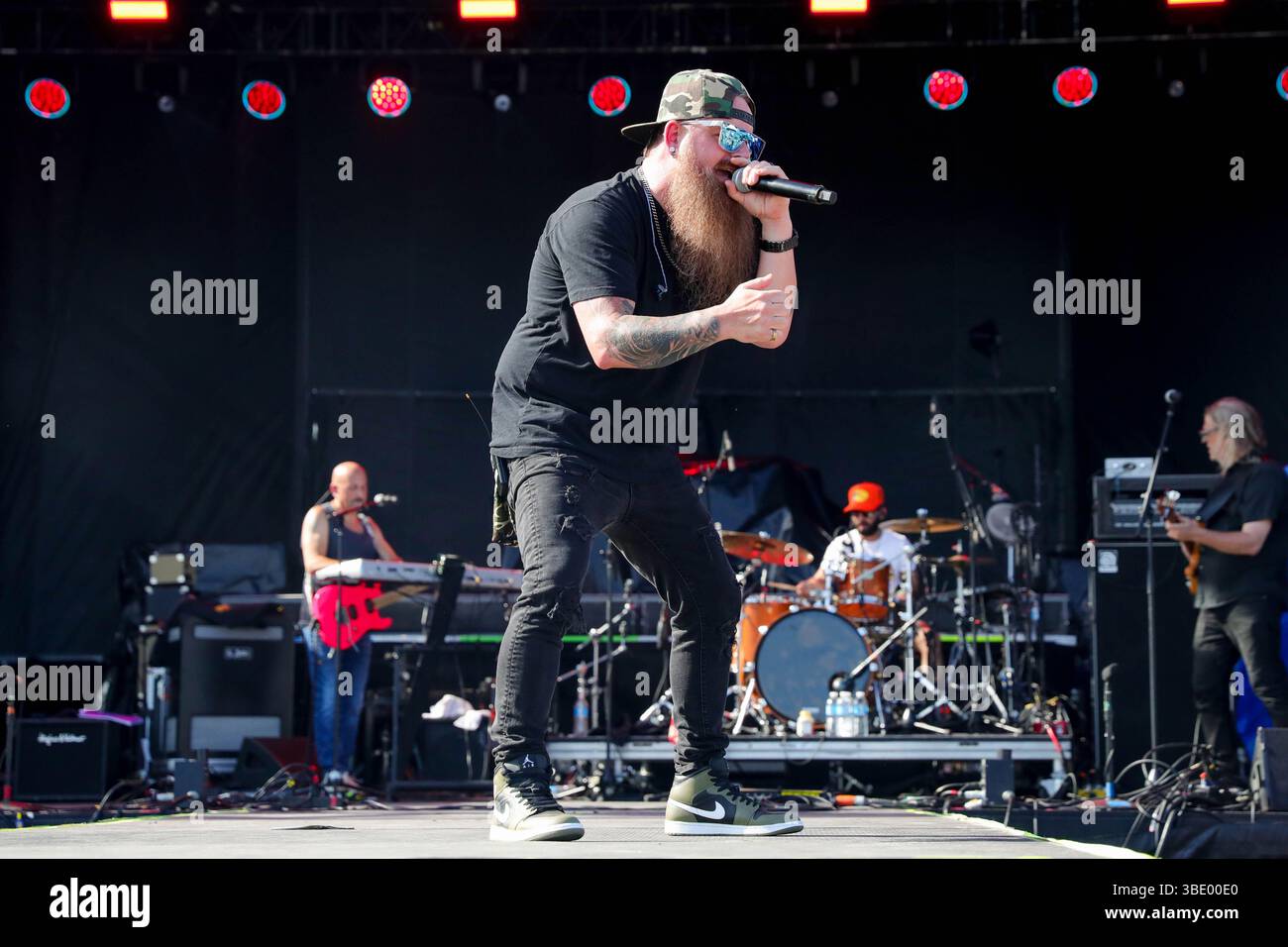 Denham Springs, LA, USA. 25th May, 2025. Thomas Cain performs for the ...