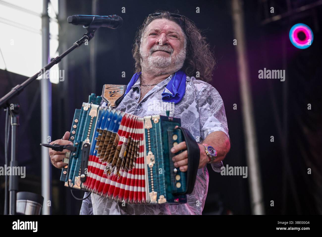 Denham Springs, LA, USA. 25th May, 2025. Wayne Toups performs for the ...