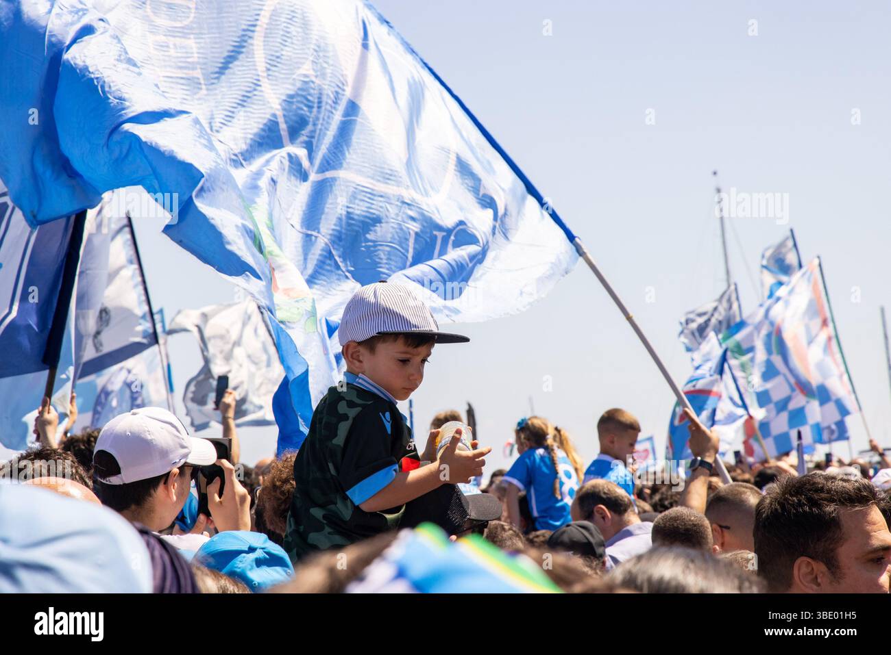 Naples, Italy. 26th May, 2025. SSC Napoli supporters attend the Serie A ...