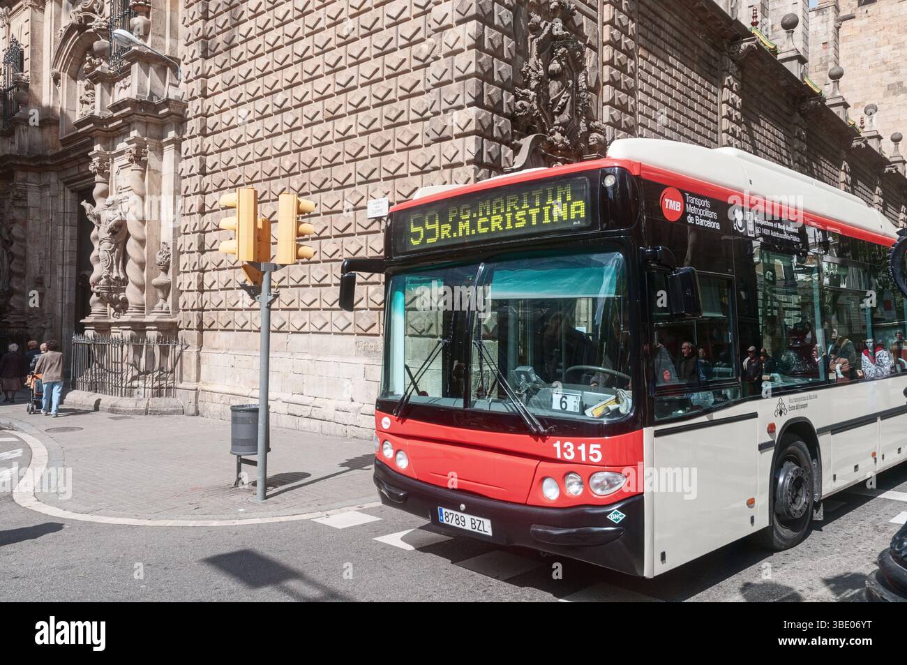 Bus tmb hi-res stock photography and images - Alamy