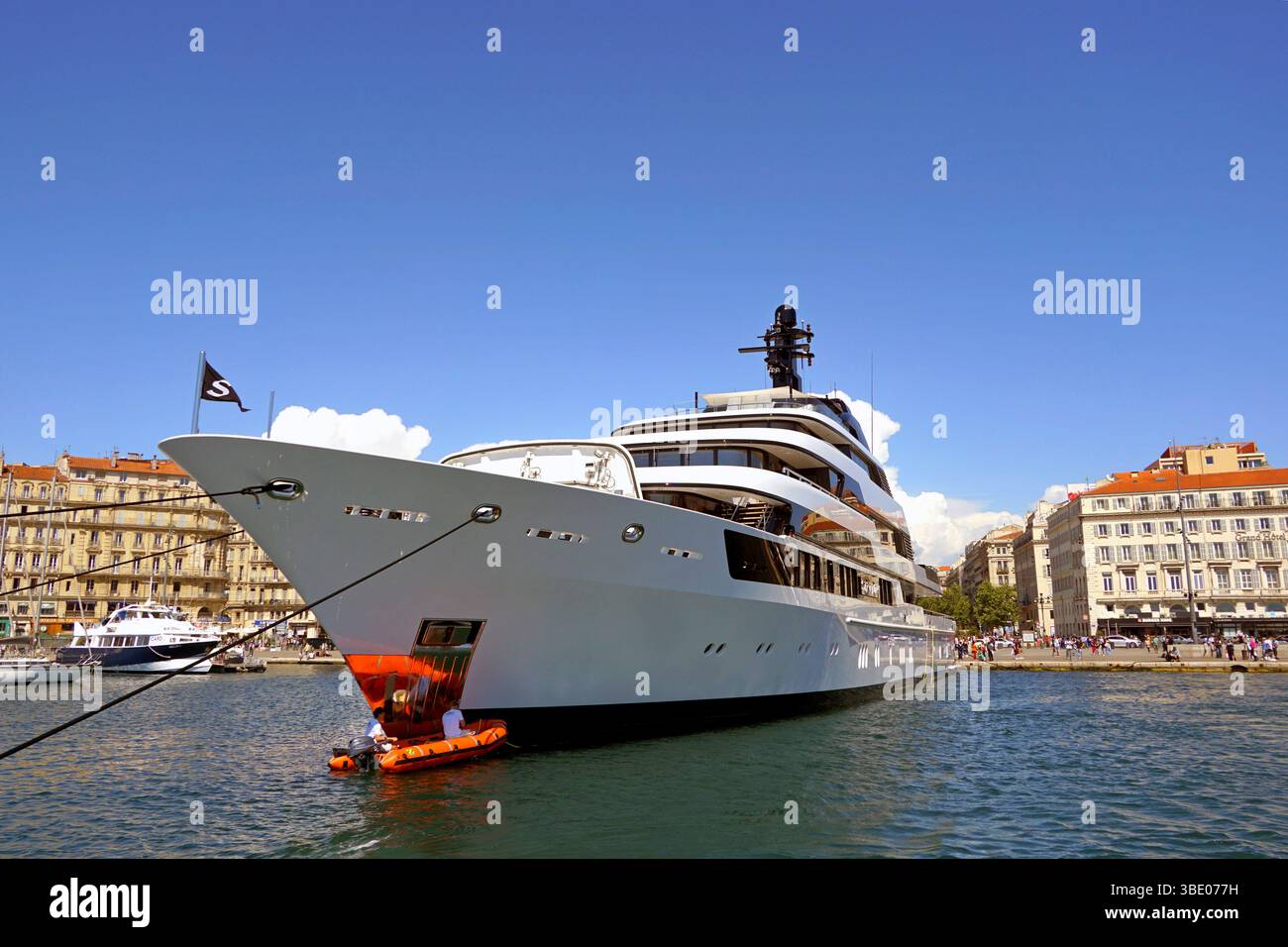 73 Meter lange Luxusyacht Starfire 20240611cd763 Hamburg Hamburg ...