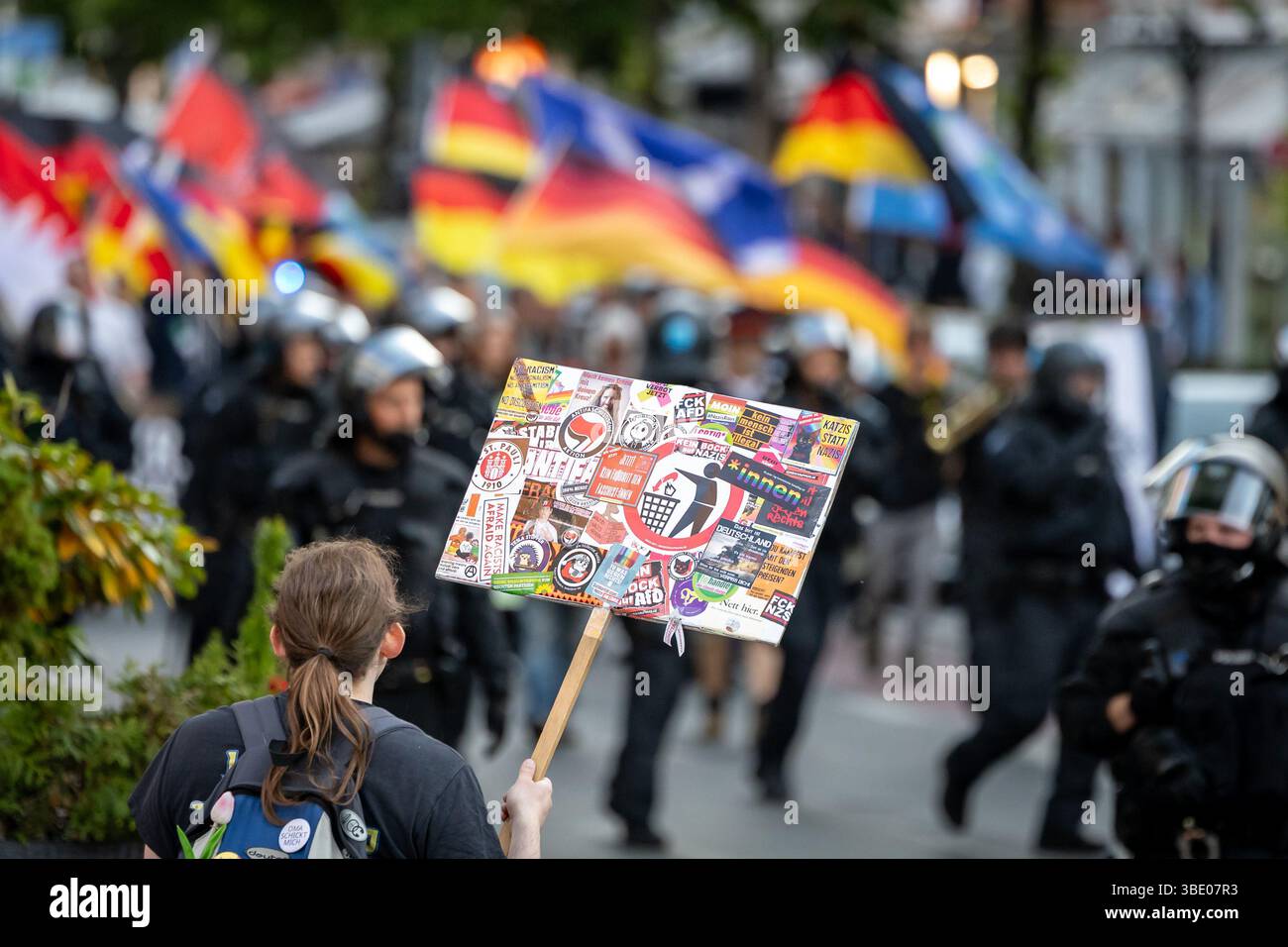 Nuremberg, Germany. 26th May, 2025. An opponent of the "Monday demo ...