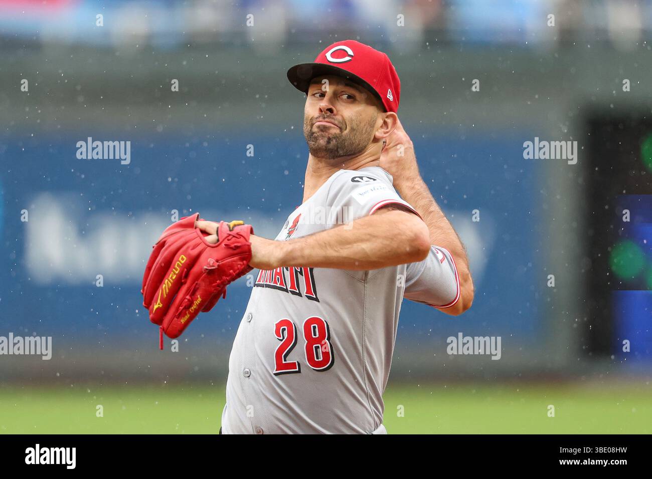 Kansas City, MO, USA. 26th May, 2025. Cincinnati Reds starting pitcher ...
