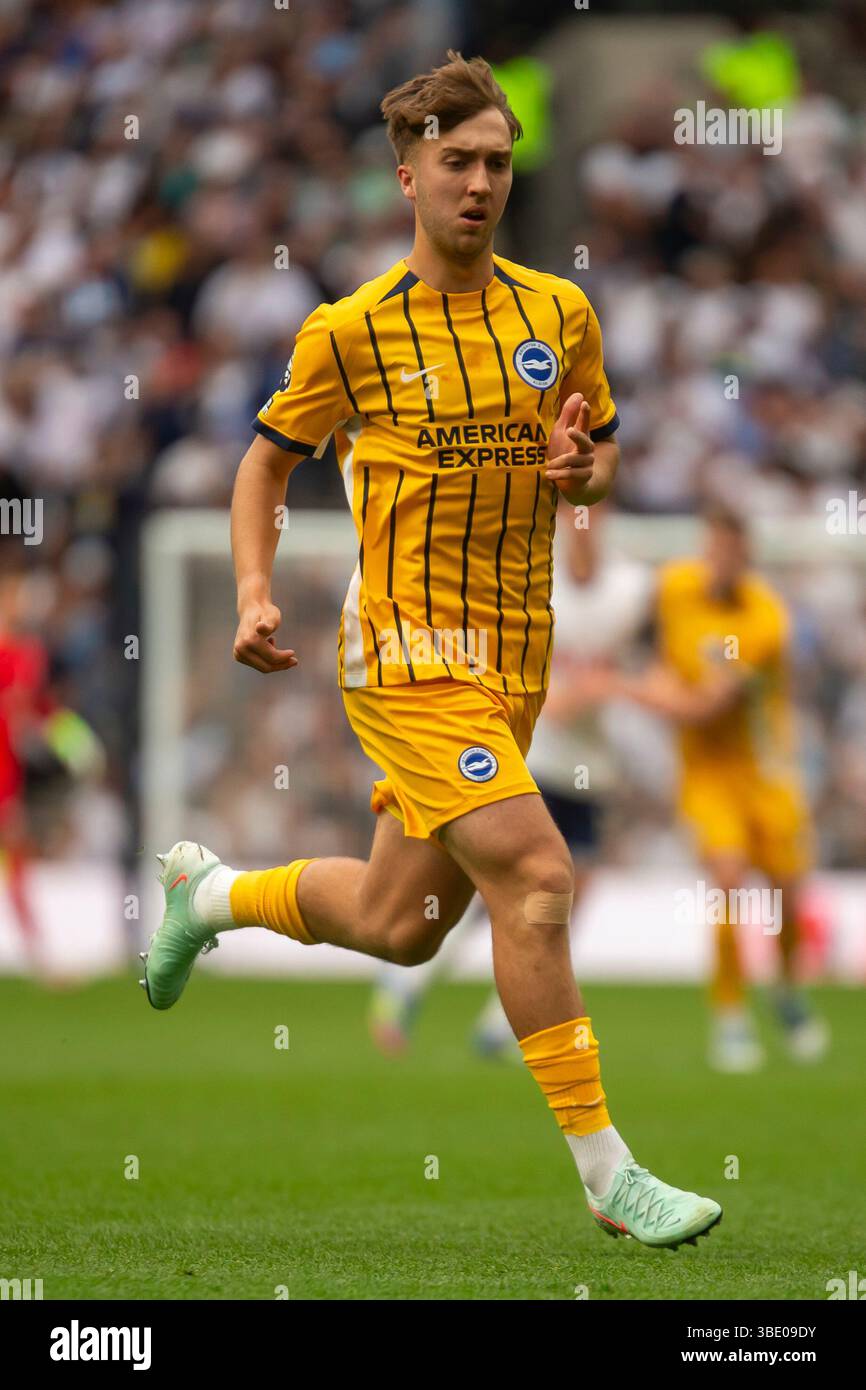 Jack Hinshelwood of Brighton & Hove Albion during the Premier League ...