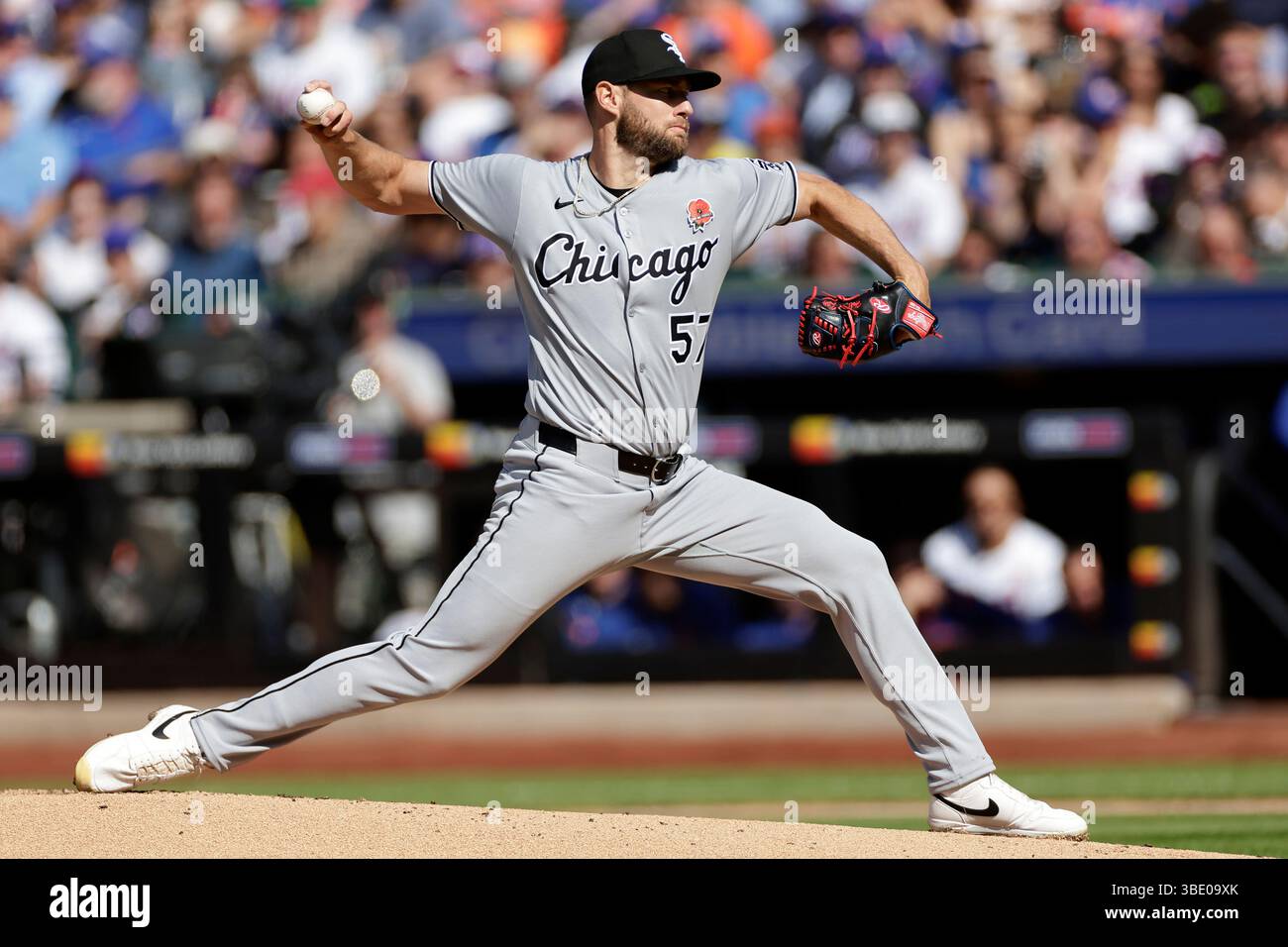 Chicago White Sox pitcher Adrian Houser throws during the first inning ...