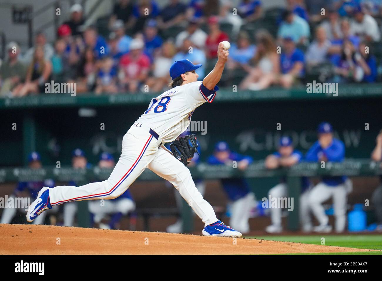 Texas Rangers starting pitcher Jacob deGrom throws a pitch to the ...