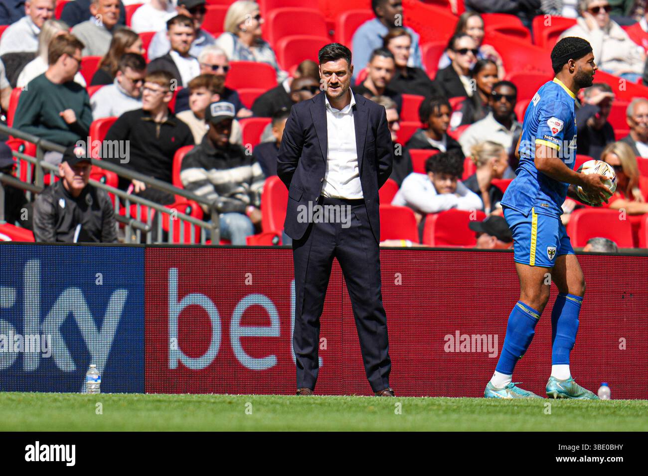 Johnnie Jackson manager of AFC Wimbledon during the Sky Bet League 2 ...