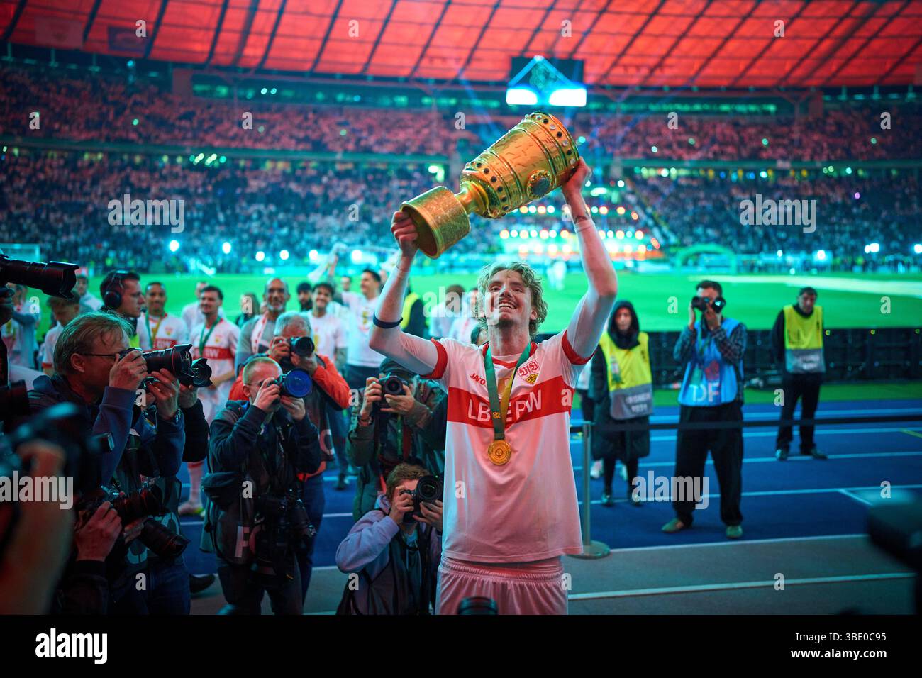 Berlin, Germany. 24th May, 2025. Nick Woltemade, VFB 11 with trophy ...
