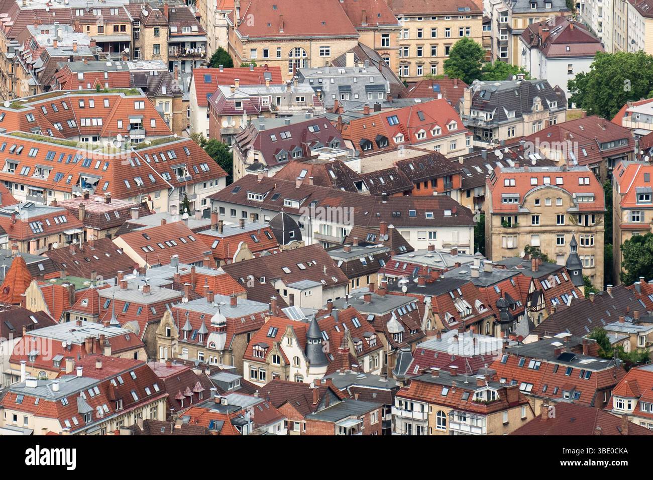 Übersicht vom SWR Fernsehturm auf Baden-Württembergs Landeshauptstadt ...