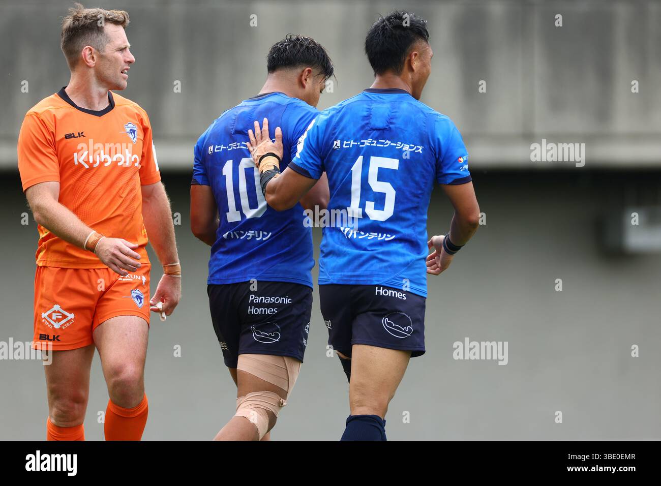 Tokyo, Japan. 25th May, 2025. (L to R) Kyohei Yamasawa (Wild Knights ...