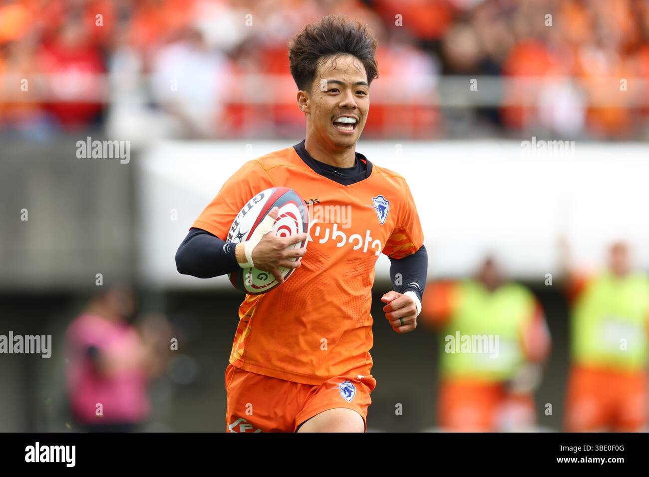 Tokyo, Japan. 25th May, 2025. Shinobu Fujiwara (Spears) Rugby : 2024-25 ...