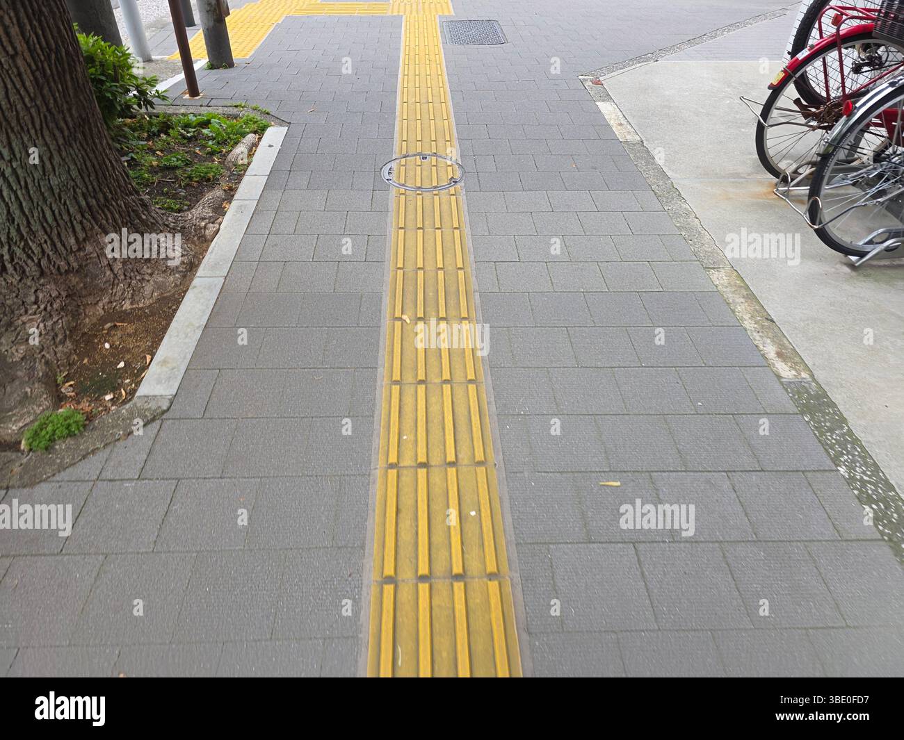 Walking Sidewalk Area Stock Photo - Alamy