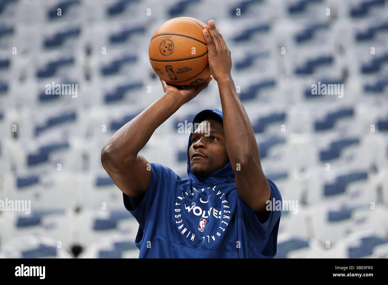 Minnesota Timberwolves guard Anthony Edwards warms up before Game 4 of ...