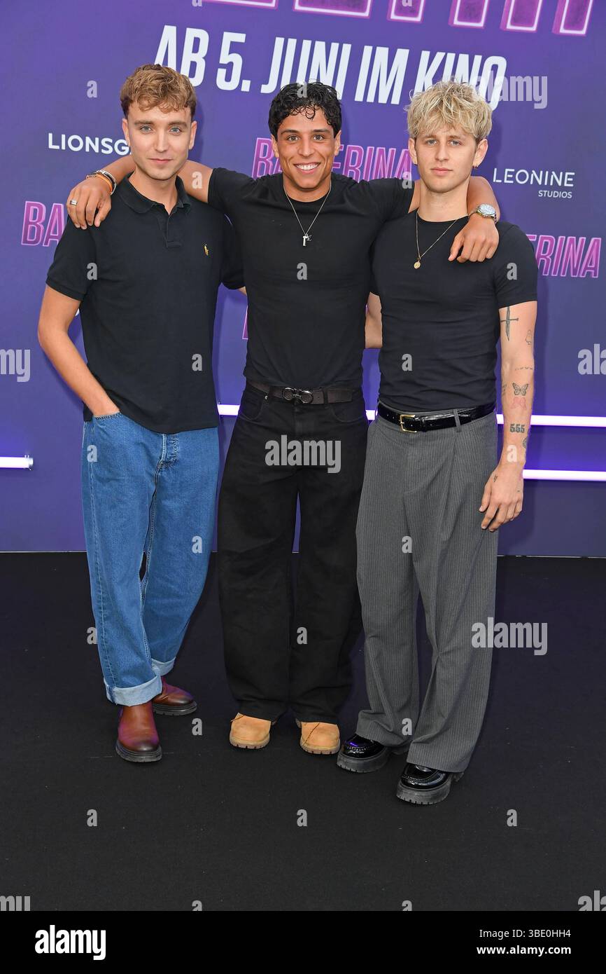 Jonas Wuttke, Victor Kadam, Theo Carow bei der Deutschlandpremiere von ...