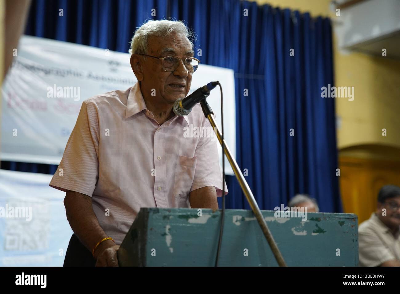 Dr. Abhoy Nath Ganguly delivers his presidential lecture at the 14th ...