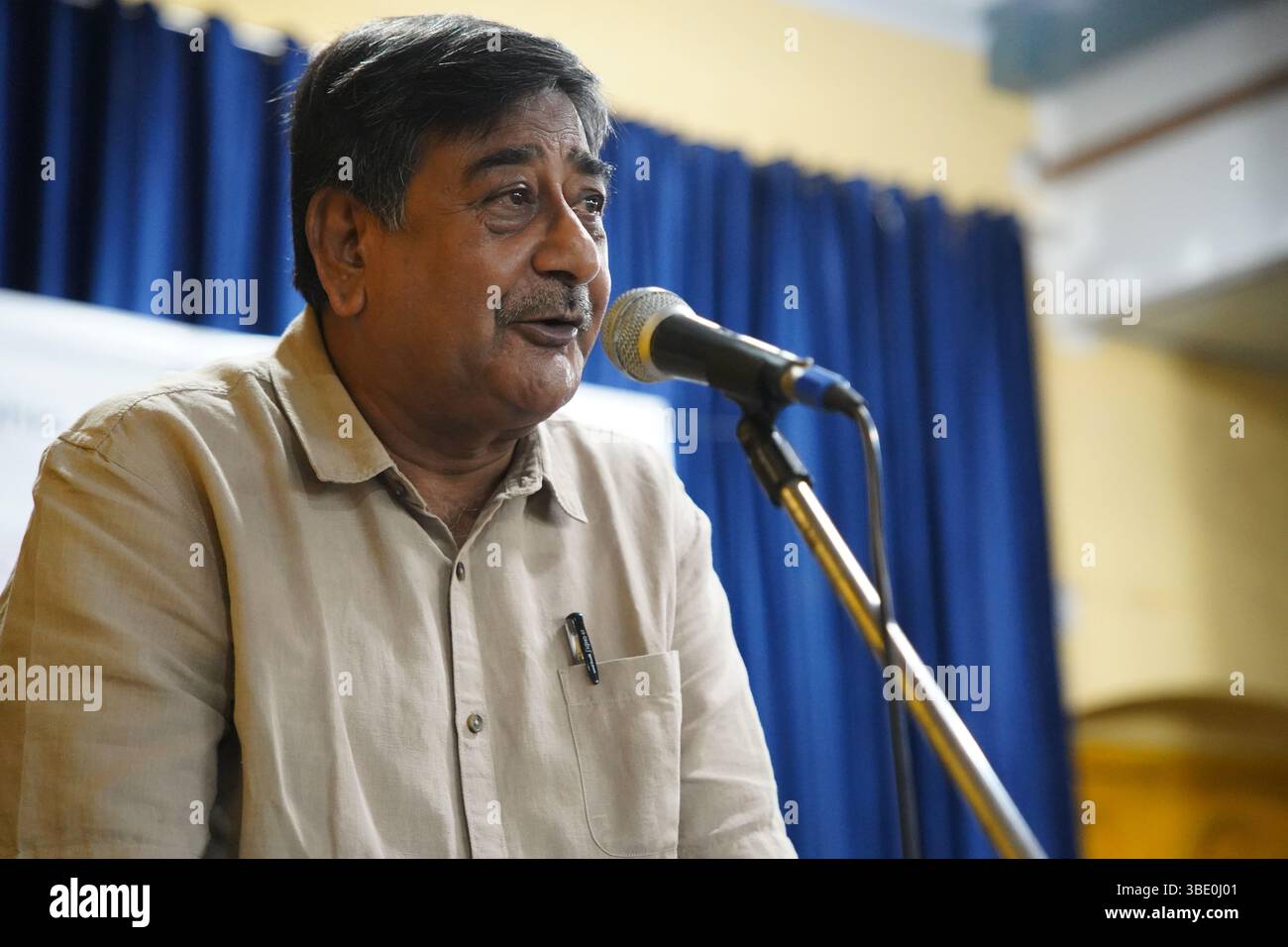 Dr. Kuntal Mukhopadhyaya, renowned stage personality and academic ...