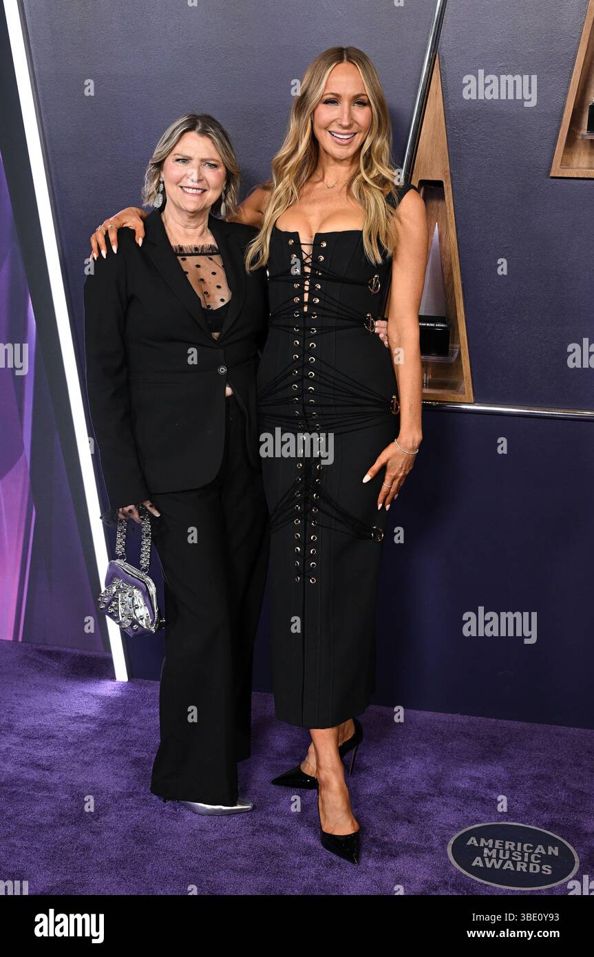 Las Vegas, USA. 26th May, 2025. Julie E. Glaser and Nikki Glaser ...