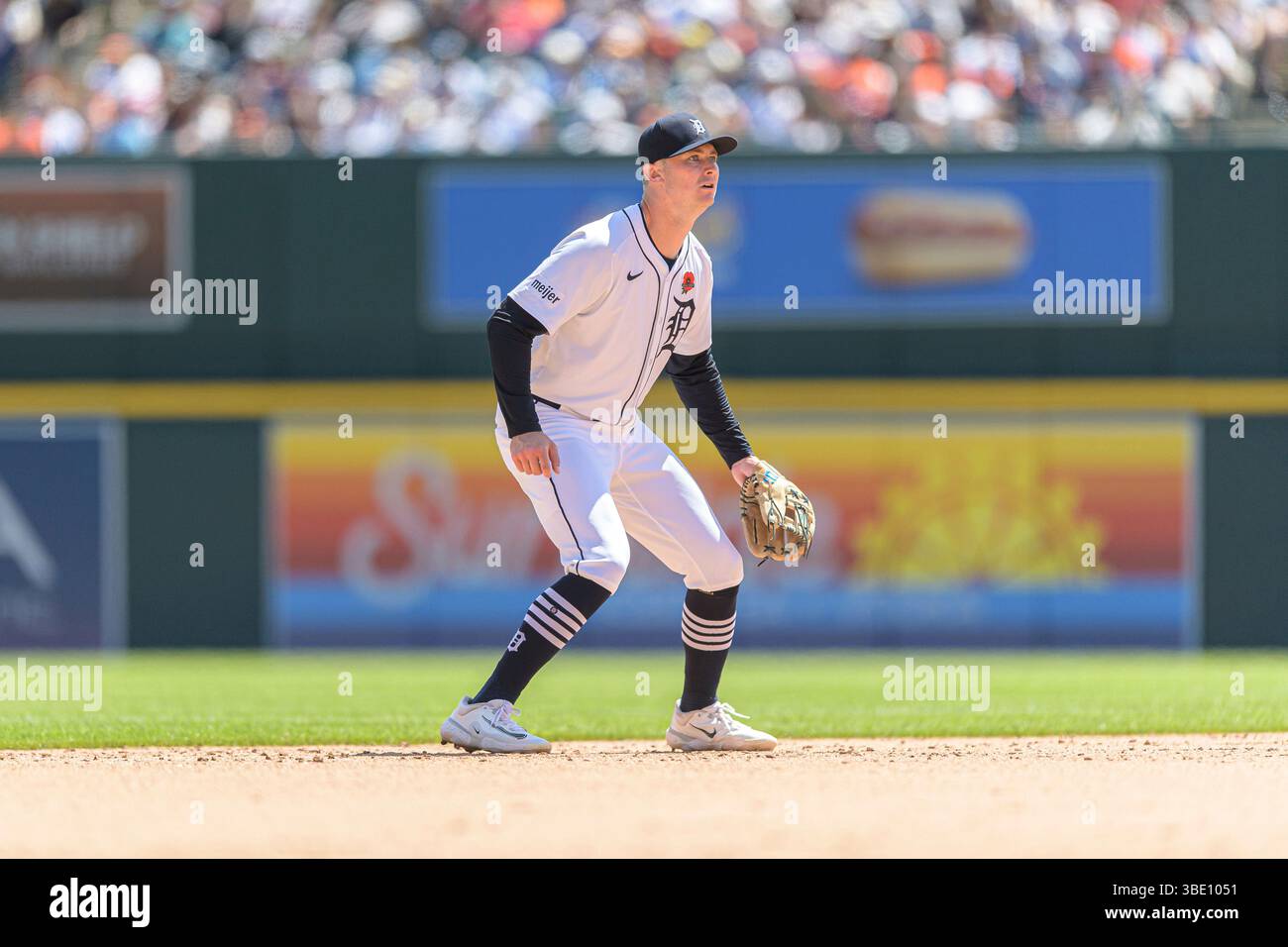DETROIT, MI - MAY 26: Detroit Tigers SS Trey Sweeney (27) trackks a ...