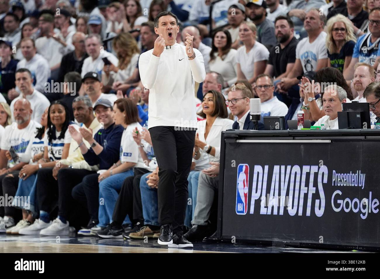 Oklahoma City Thunder head coach Mark Daigneault gestures during the ...