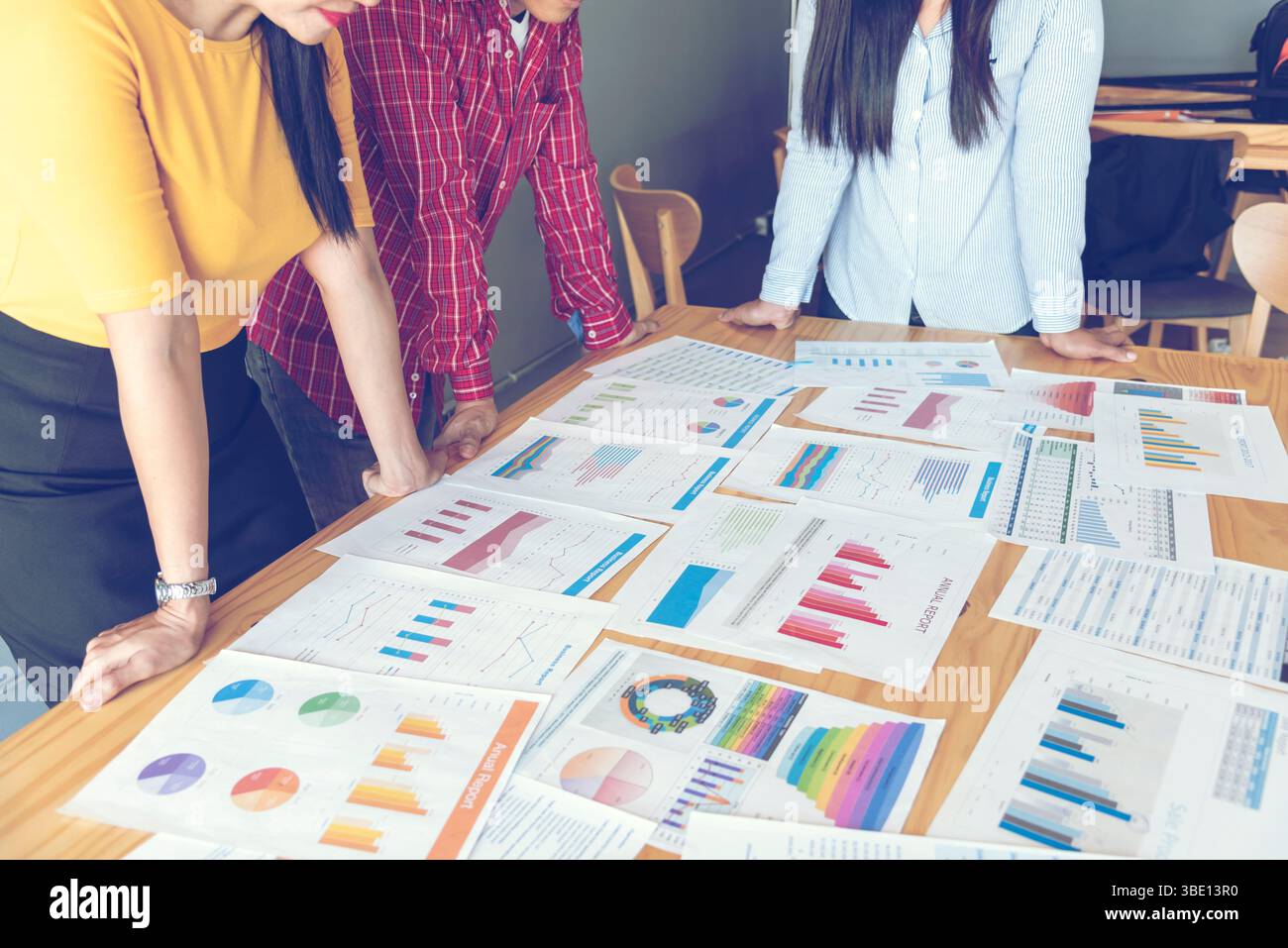 Business strategy team report chart, graph, infographic data analyze ...