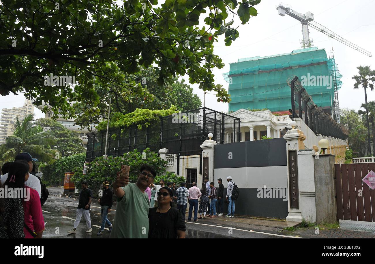 Mumbai, India. 26th May, 2025. People seen outside Bollywood actor ...