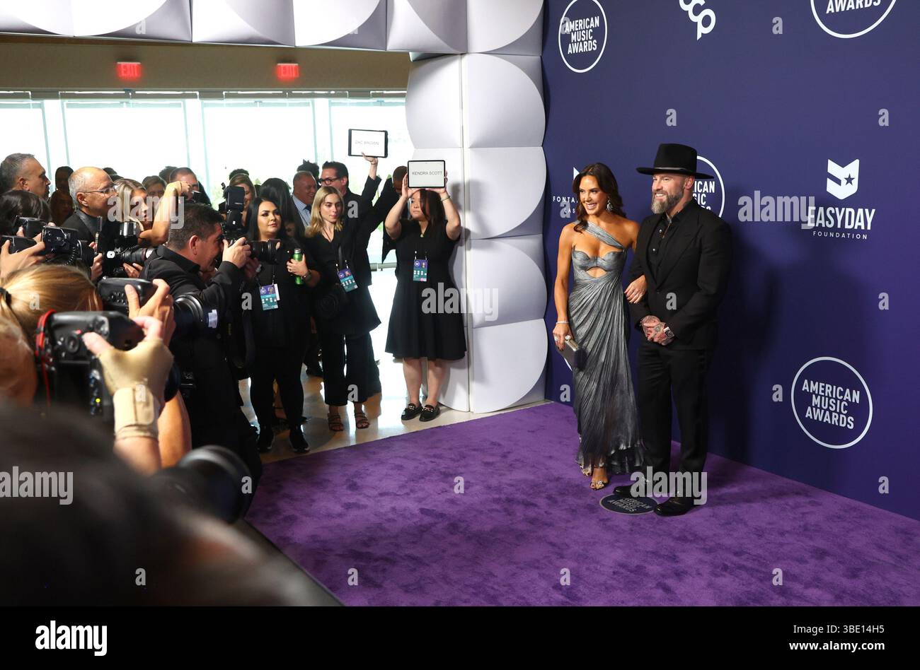 Zac brown kendra scott hi-res stock photography and images - Alamy