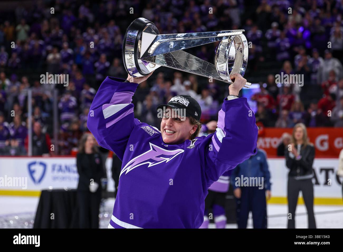 May 26th, 2025: Minnesota Frost goalie Marlene Boissonnault (33 ...
