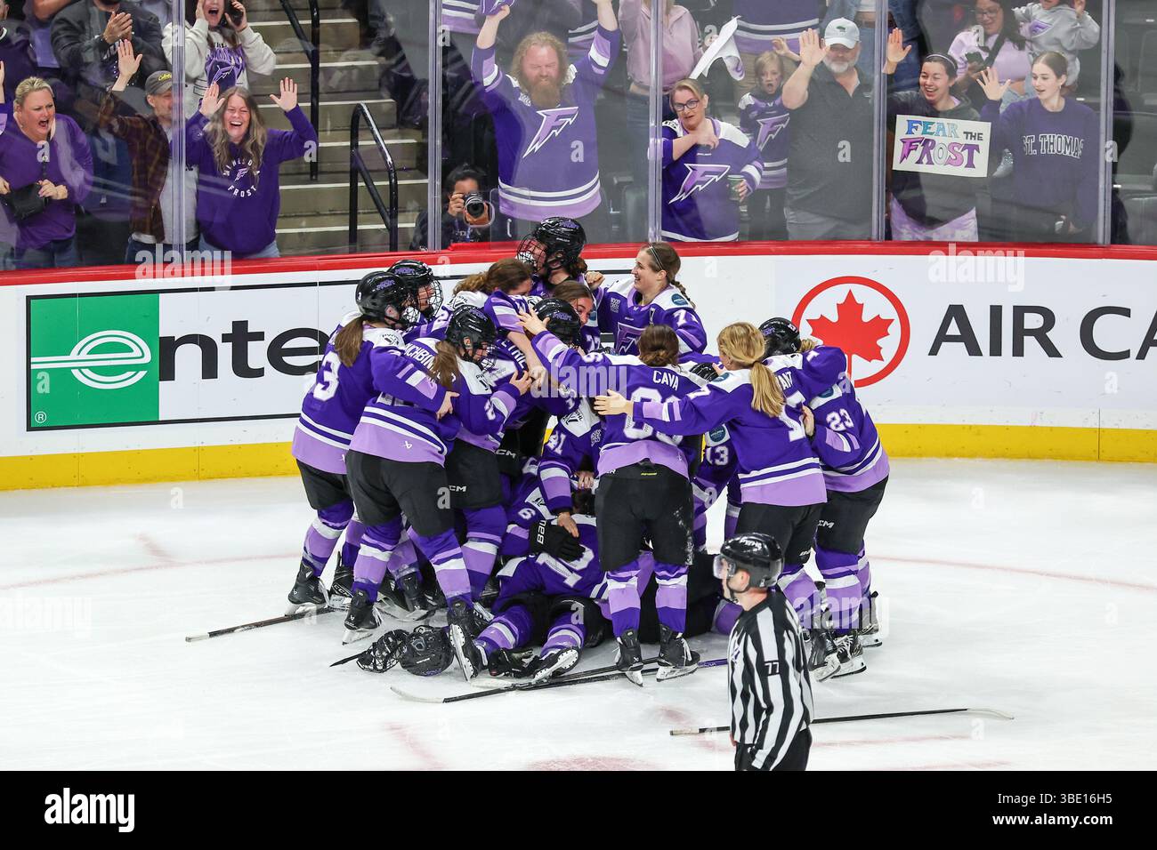 St. Paul, USA. 26th May, 2025. May 26th, 2025: The Minnesota Frost celebrate winning the PWHL ...
