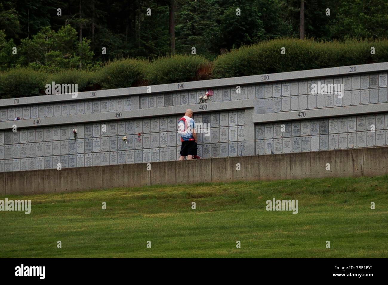 Portland, USA. 26th May, 2025. Willamette National Cemetery celebrated ...
