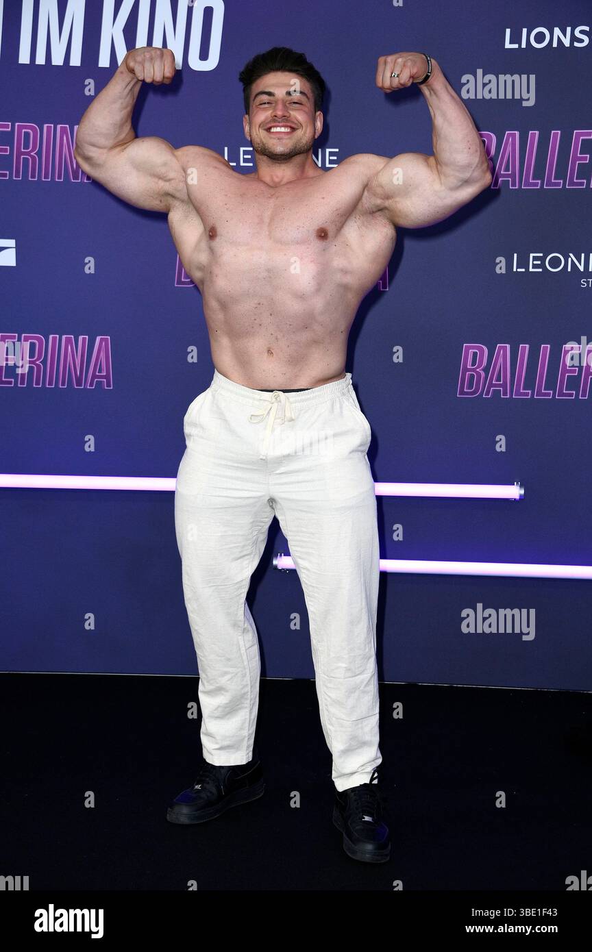 Johny Münster bei der Premiere des Kinoflims 'From the World of John ...