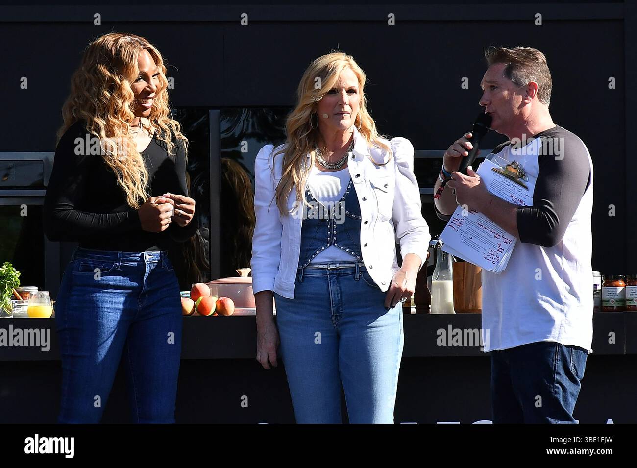 Napa, USA. 24th May, 2023. Serena Williams and country artist Trisha ...