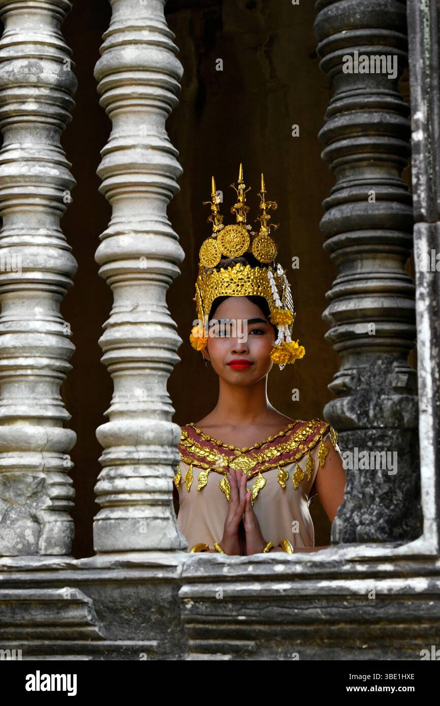 Temple dancer,Apsara dancer in Angkor Wat,Siem Reap Province,Cambodia ...