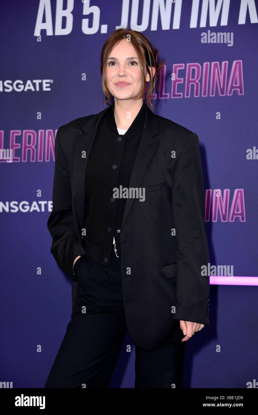 Ina Hout bei der Premiere des Kinoflims From the World of John Wick ...