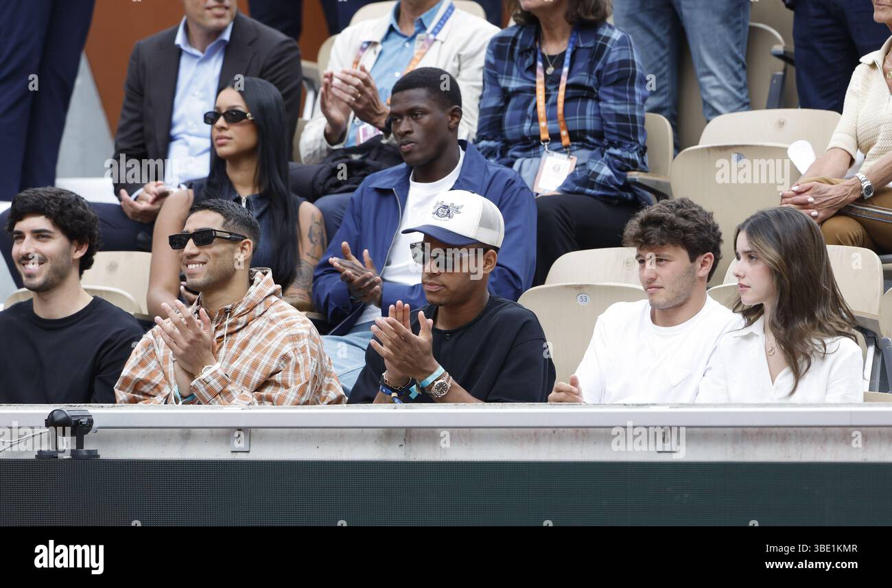 Players of PSG Achraf Hakimi, Desire Doue, Joao Neves and his ...