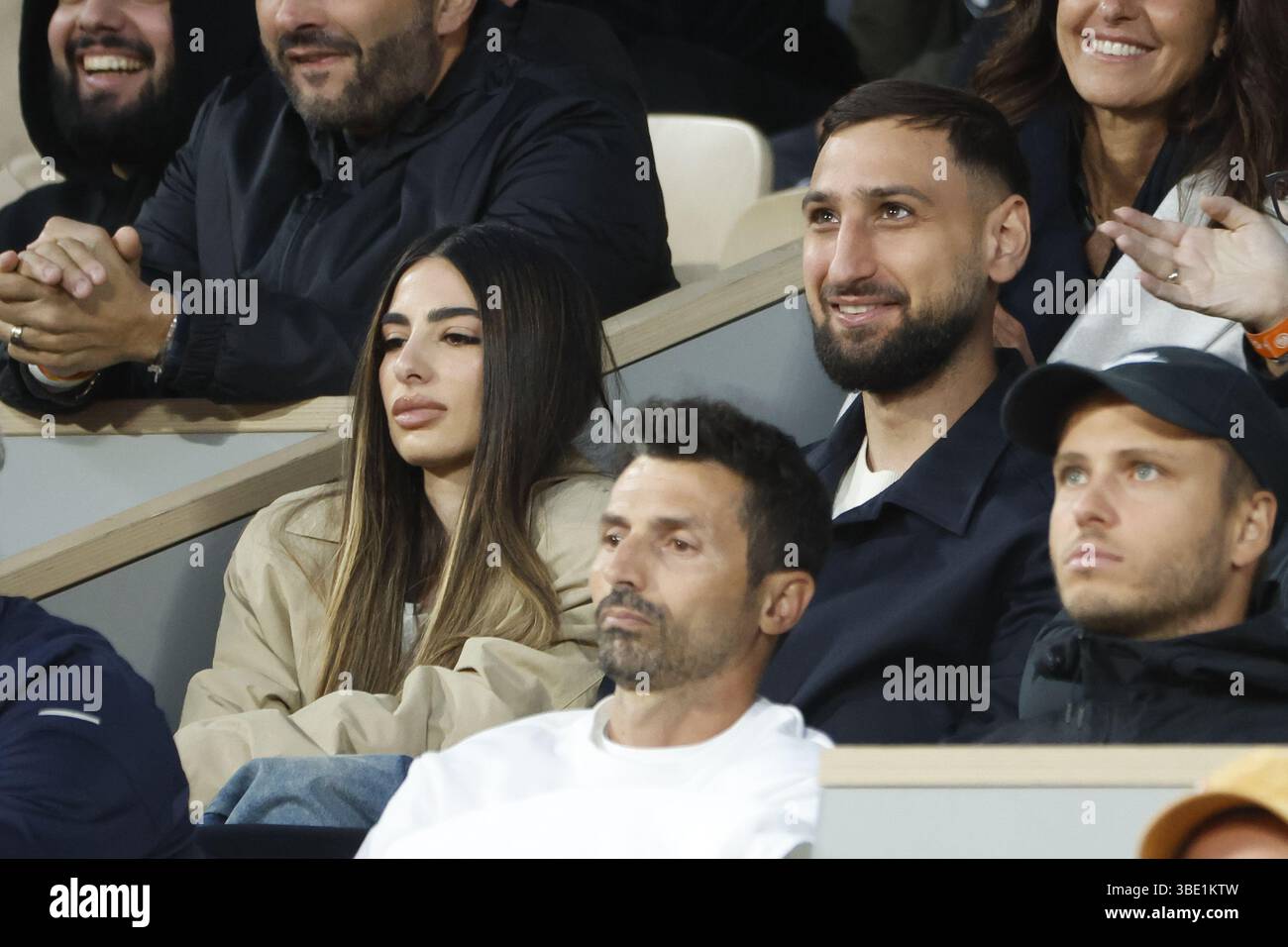 Alessia elefante hi-res stock photography and images - Alamy