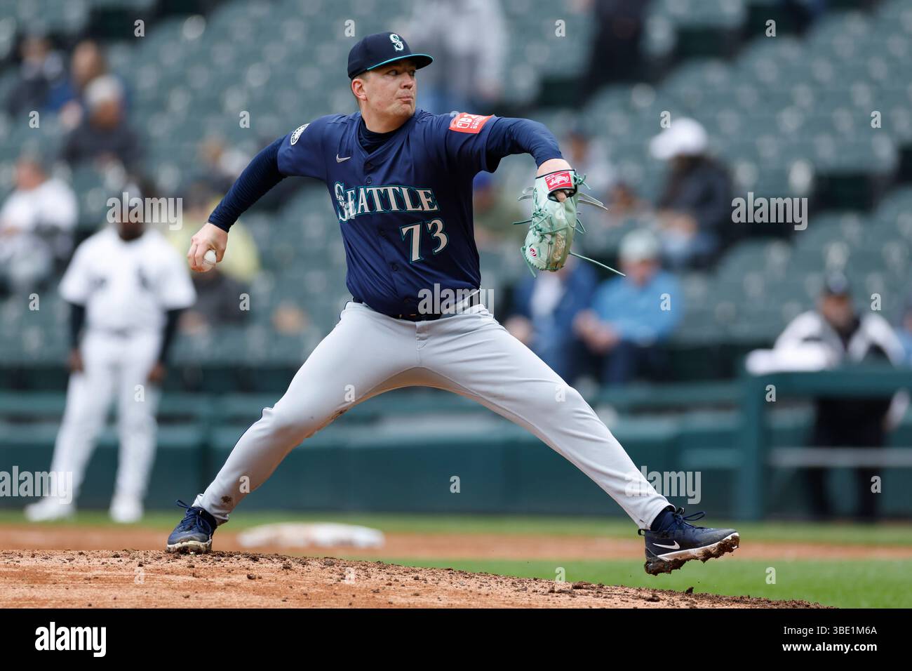 CHICAGO, IL - MAY 21: Seattle Mariners pitcher Logan Evans #73 delivers ...