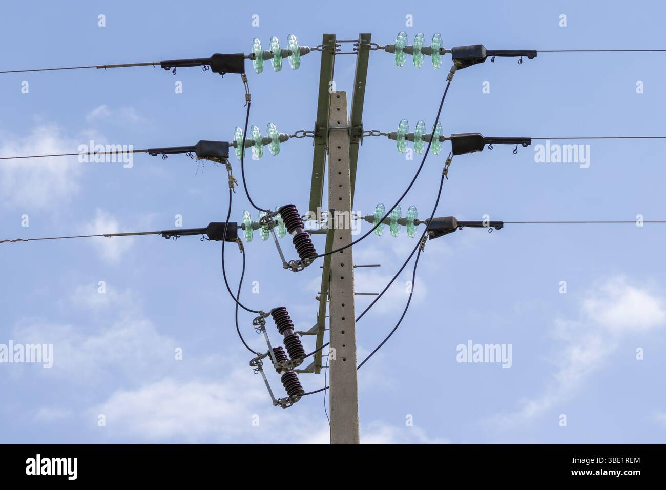 Electricity distribution infrastructure with glass insulators and power ...