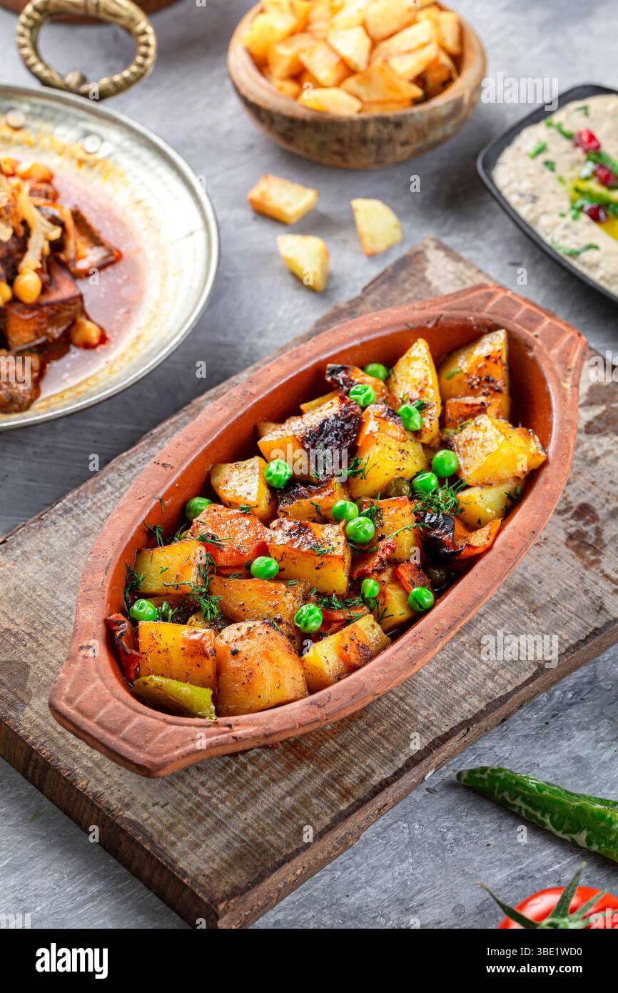 Baked rice with chicken middle eastern hi-res stock photography and ...